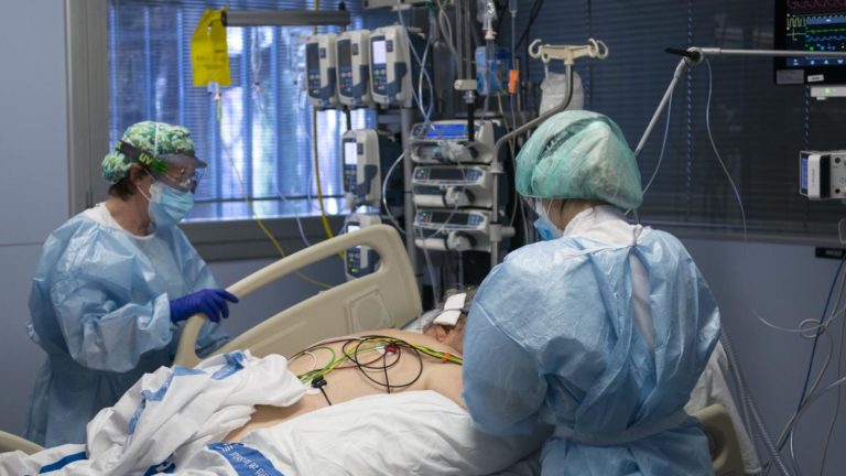 Suben las hospitalizaciones en UCI por Covid - Pro Inversion Tv