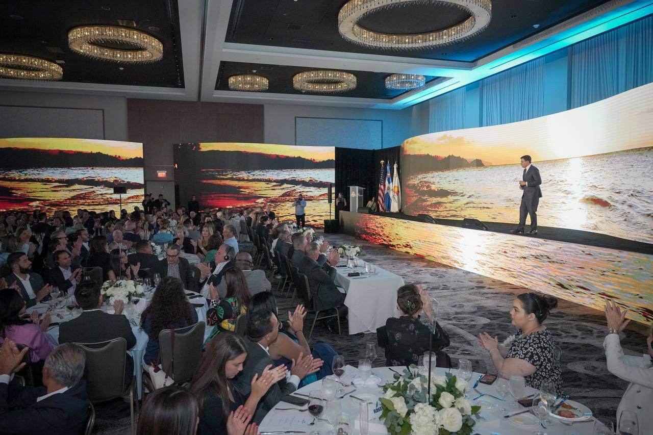 Collado promueve a RD en Miami en un ‘Trade Show’ similar al de Fitur ...